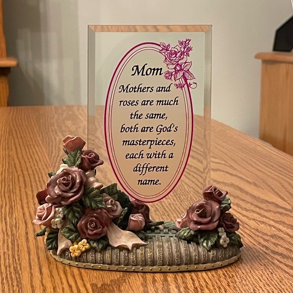 Accents | Glass Mom Plaque In A Resin Stand With Pink Roses | Poshmark